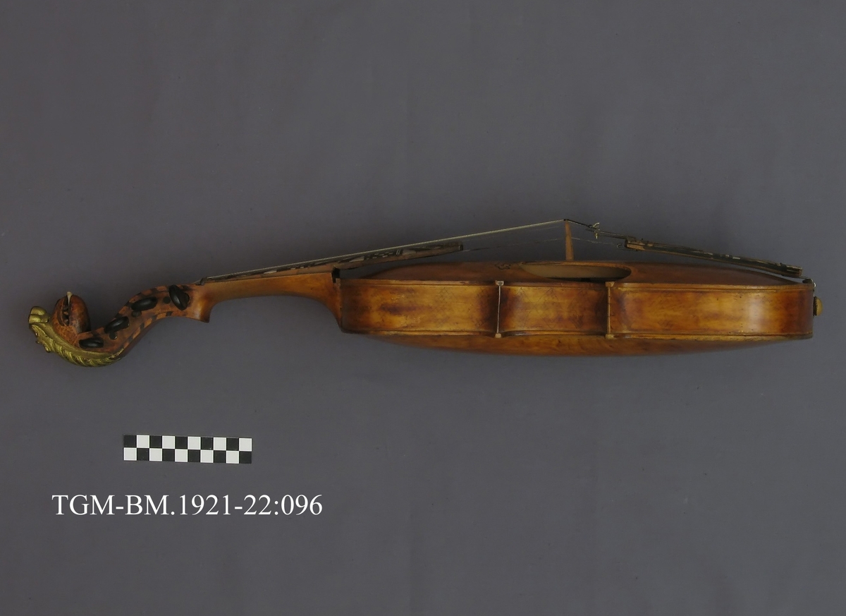 Hardingfele - Telemark Museum / DigitaltMuseum