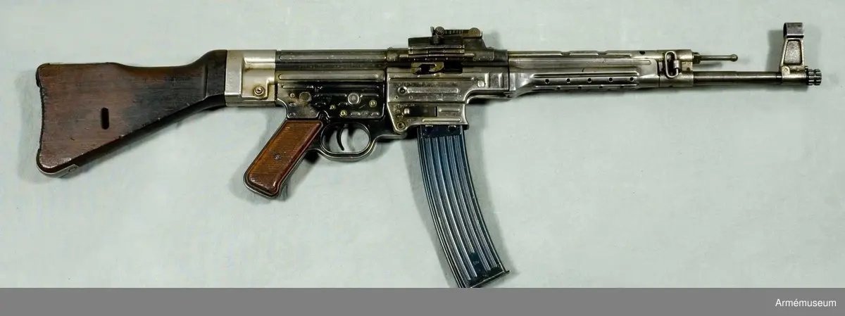 Automatkarbin m/1944 - Armémuseum / DigitaltMuseum