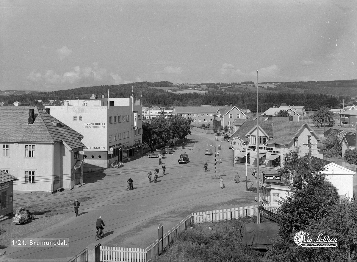 BRUMUNDDAL SENTRUM. 1955-1966. POSTKORT 1/24. FOTOGRAF EIVIN LØKKEN ...