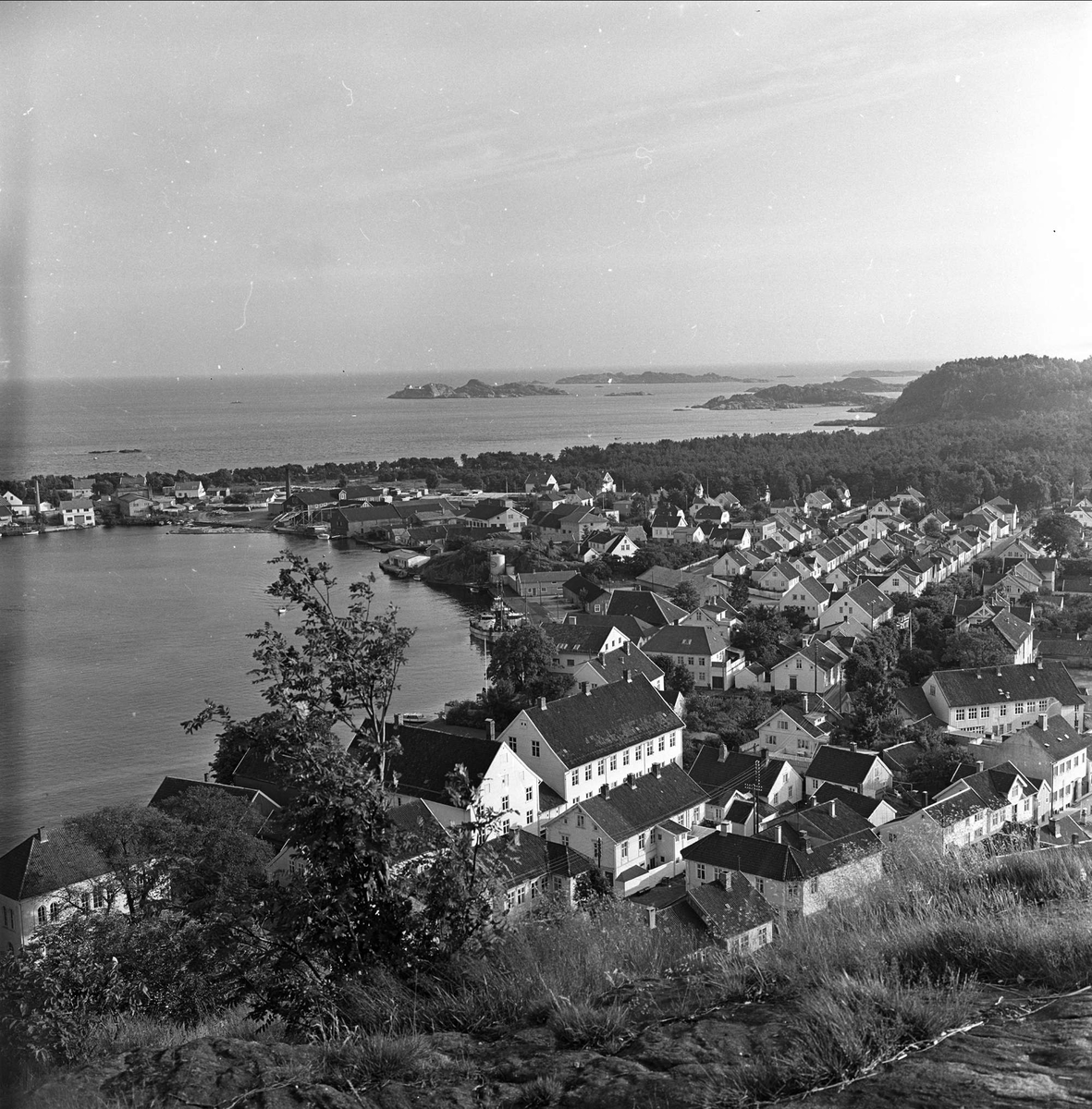 Mandal, Vest-Agder. Utsiktsbilde over byen. - Norsk Folkemuseum ...