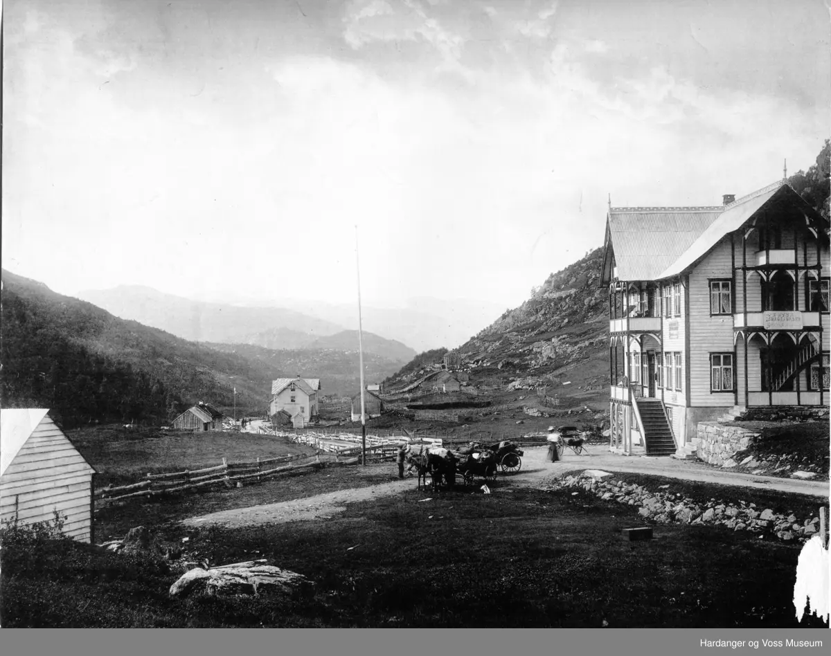 2079. Fra Seljestad Hardanger. - Hardanger og Voss Museum / DigitaltMuseum