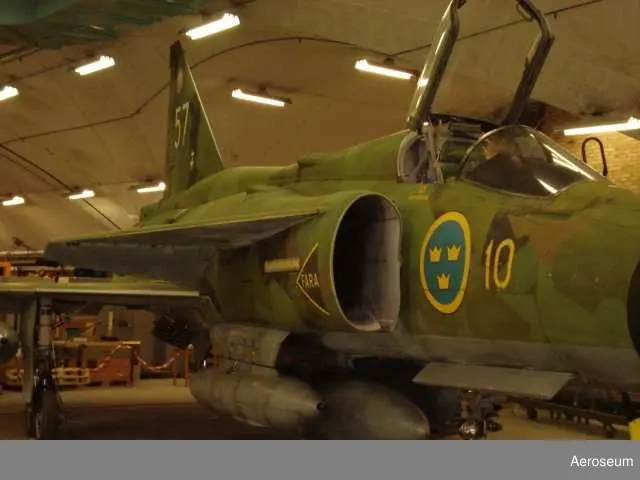 Flygplan AJ 37 VIGGEN - Aeroseum / DigitaltMuseum